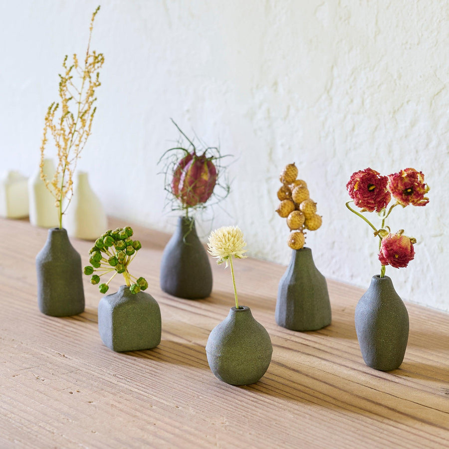 Minimalist Ceramic Bud Vase – JOC Goods